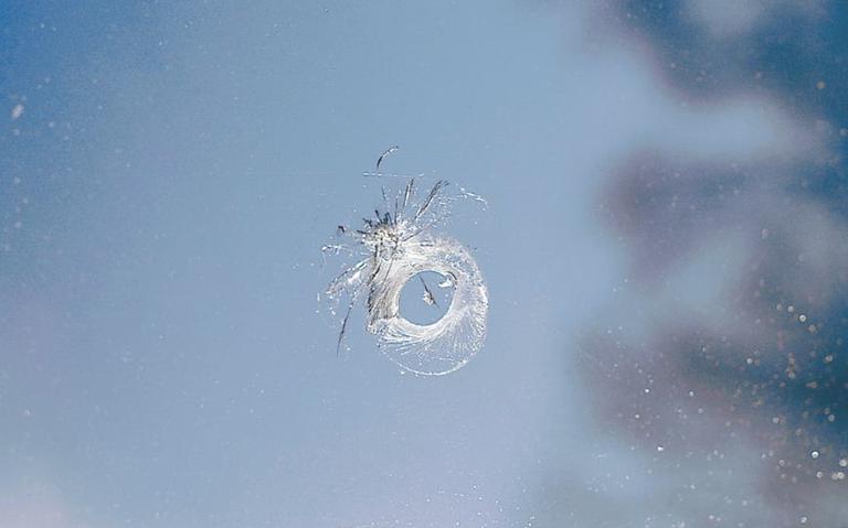 Windshield Pit vs Chip: The Differences - frogcars.com